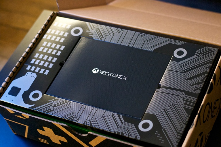Unboxing : Xbox One X et Press Kit